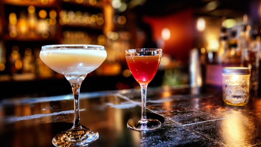 9 Best Cocktail Bars in Richmond, VA (With Map)